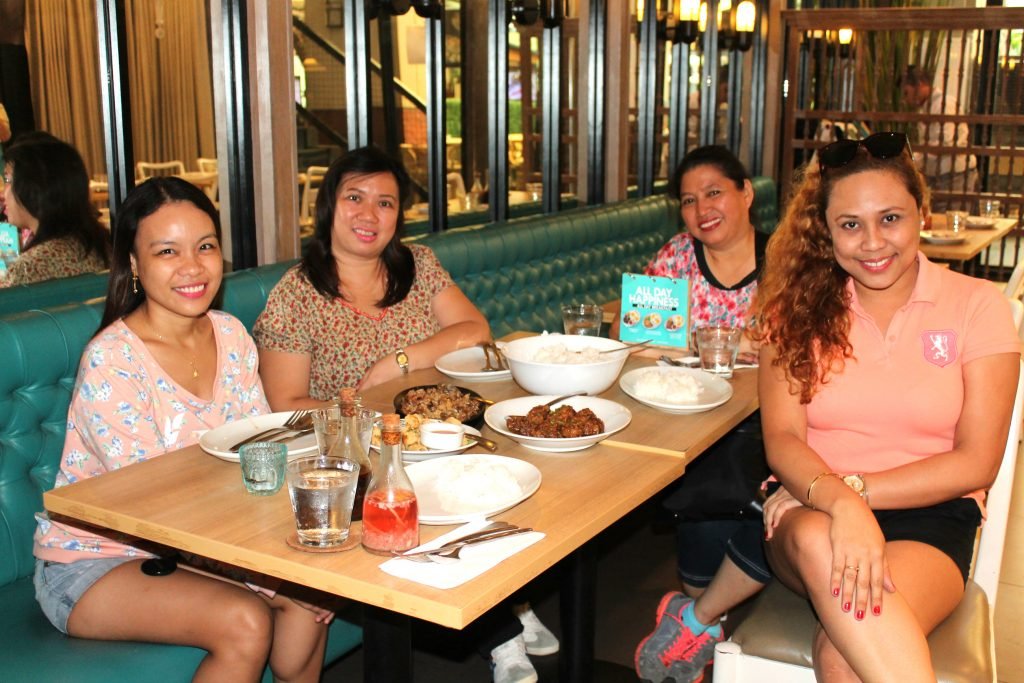 Feature Friday: Manam Comfort Filipino | The Other Side of Mae